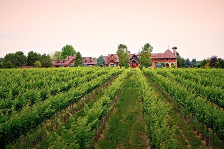 Yellowhawk Resort and Sparkling House - Visit Walla Walla